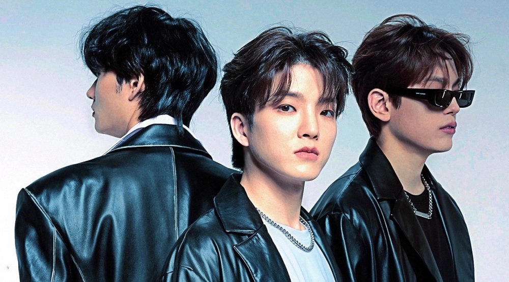 W24 выпустили мини-альбом «Memory Making Moment» и показали летний клип «Nemo»